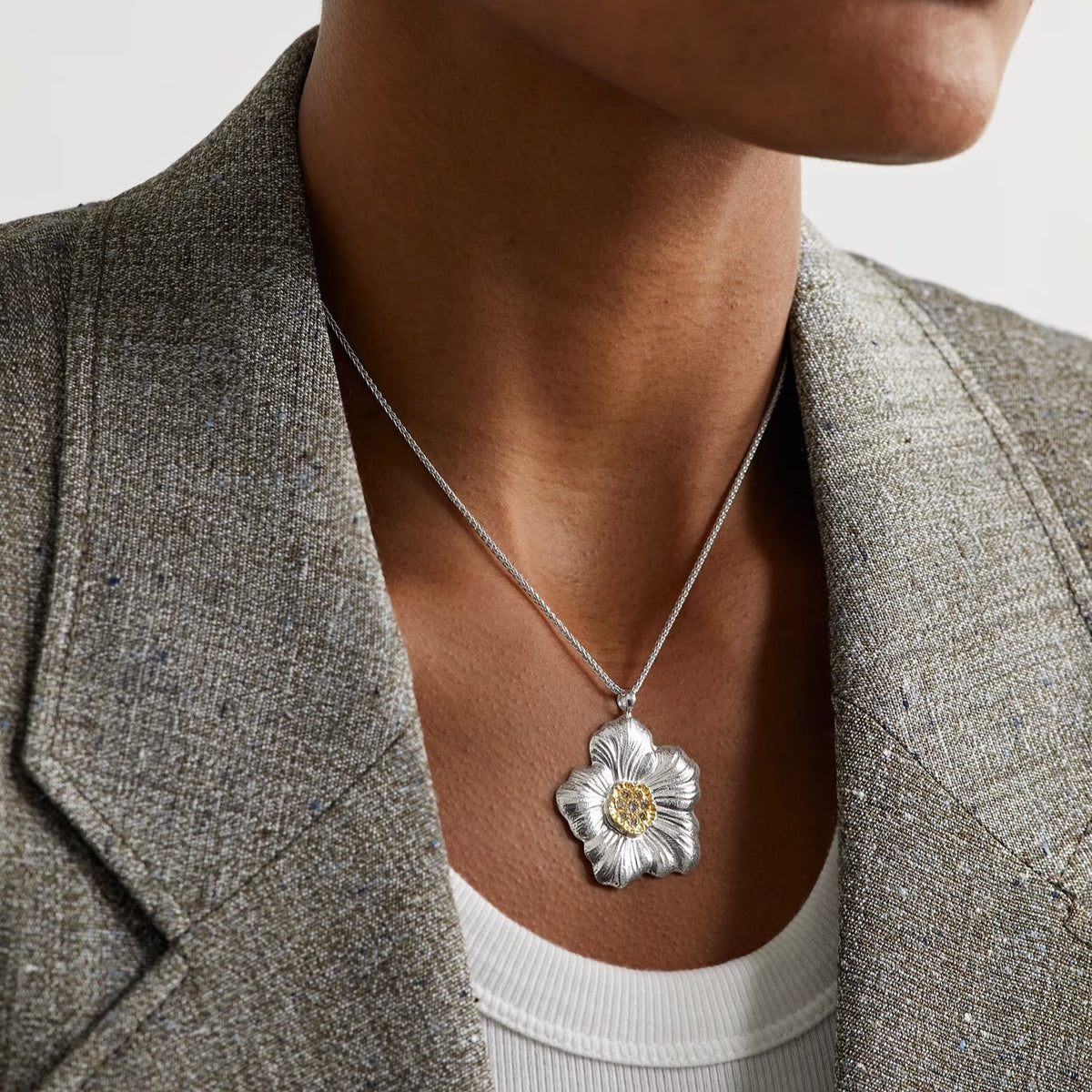 Gardenia necklace store