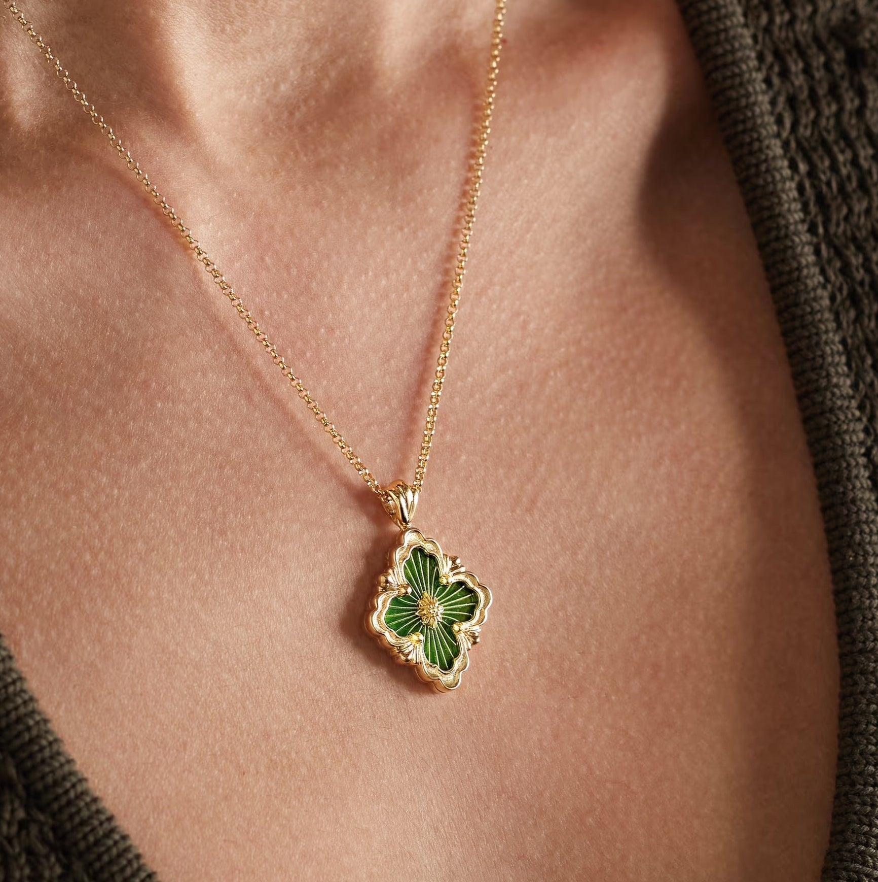 Buccellati - Opera Tulle - Pendant Necklace, 18k Yellow gold with Cath ...
