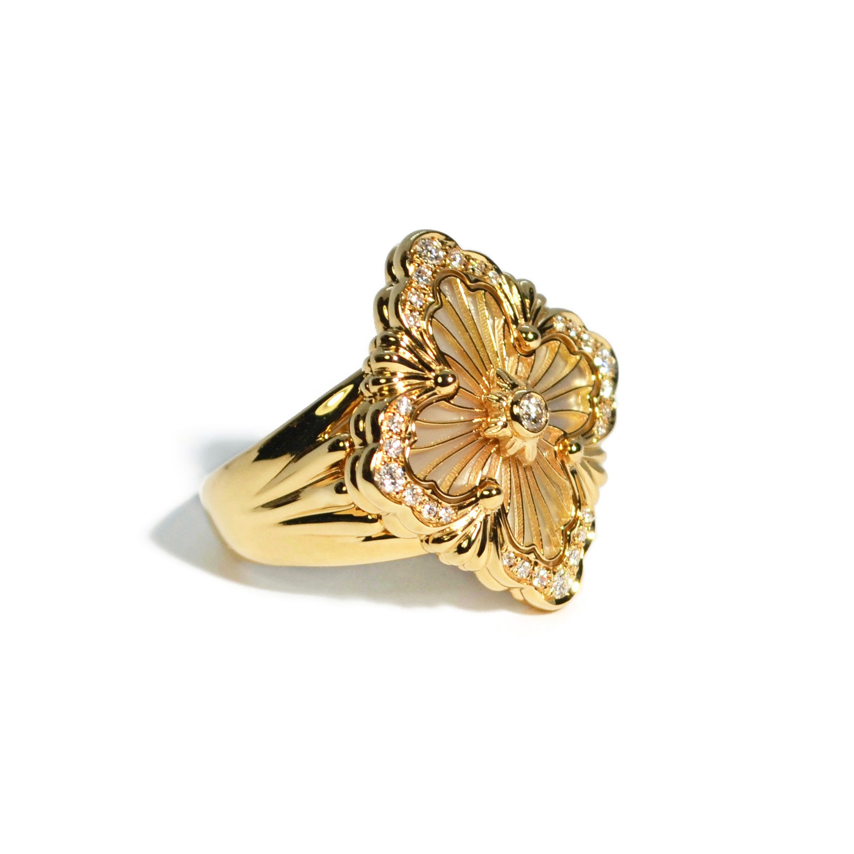 Buccellati - Opera Tulle - Ring with White Mother of Pearl and Diamond ...